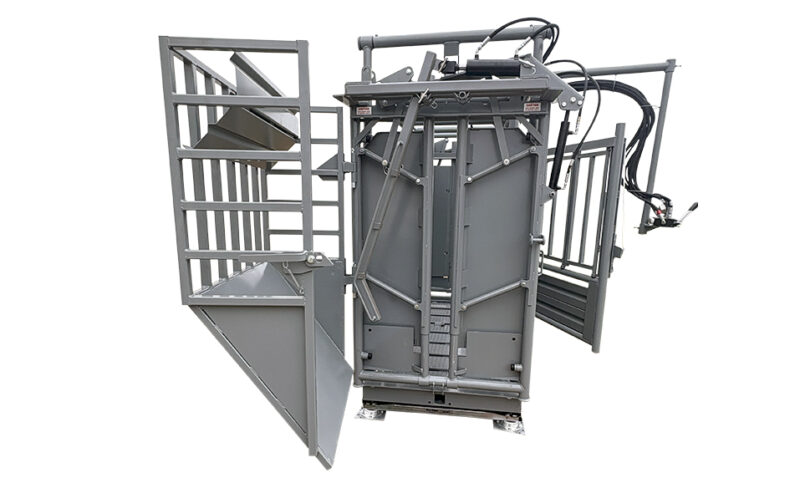 Bison Hydraulic Chute - Pearson Livestock Equipment